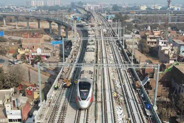 25KV OHE charged on priority stretch of Delhi-Meerut RRTS Corridor ...
